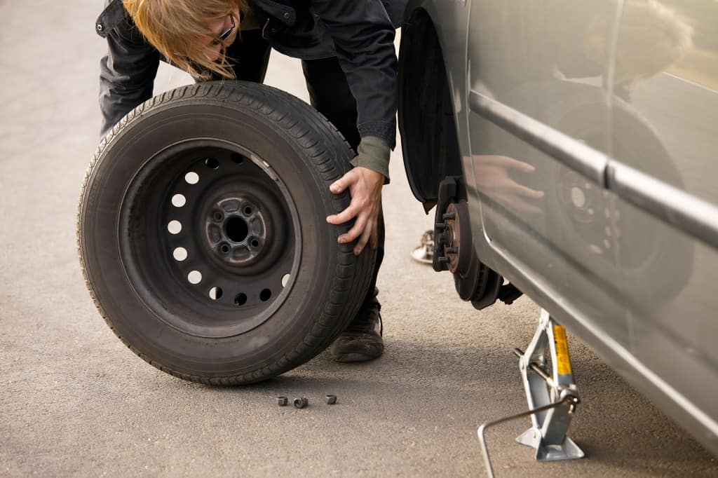 Tyre maintenance, checking pressures and fixing a flat tyre