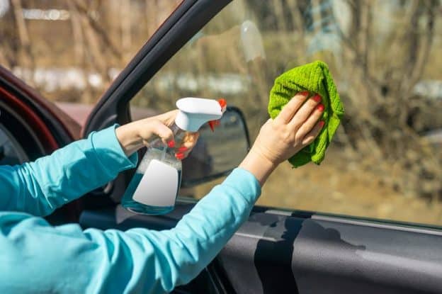 How to Clean Your Car Windows - BreakerLink Blog