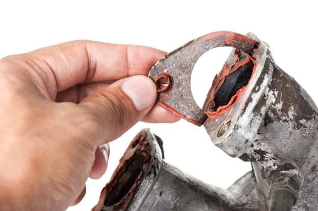 What are the signs of a faulty exhaust manifold? - BreakerLink Blog
