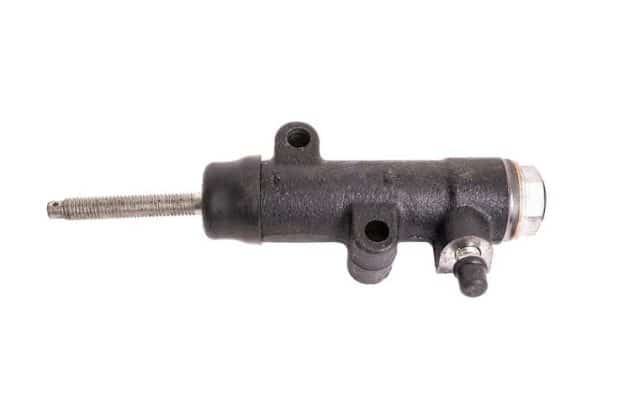 Seven signs your clutch master cylinder is failing - BreakerLink Blog