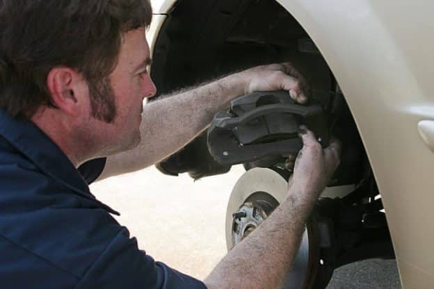 What are the telltale signs that your brake pads need replacing ...